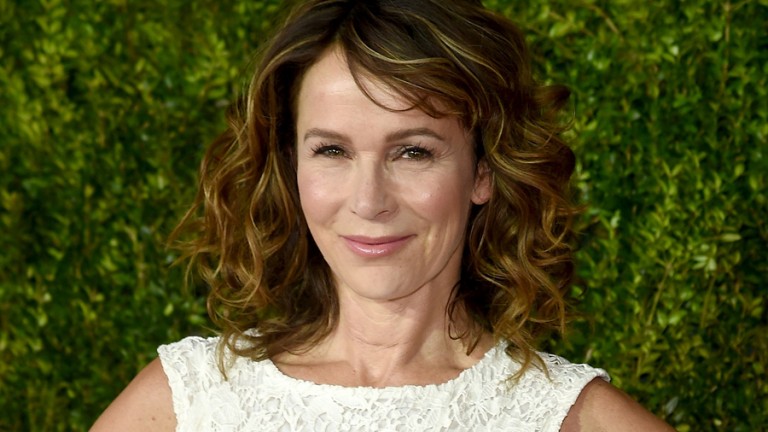 Jennifer Grey Height and Weight Stats - PK Baseline- How Celebs Get ...